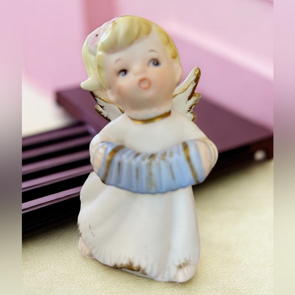 Lefton | Accents | Vintage Lefton Ceramic Figurine 592 Angel With Blue ...